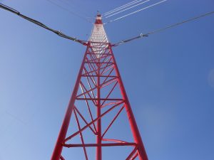 INSTALLATION DES PYLONES DE TRANSMISSION